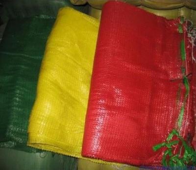Cina Agricoltura industriale 50x80 cm PP PE Sacchetti di cipolle di frutta fresca imballaggio sacchetto a maglia Leno per verdure in vendita