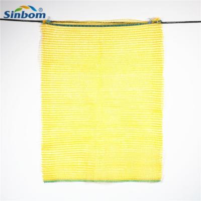 Cina Imballaggio di frutta e verdura Popolari sacchetti gialli Raschel mesh da 40*60 cm per imballaggi in legno in vendita
