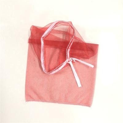 Cina 8*10 pollici Mono Red Mesh Bag Lo strumento essenziale per la protezione dei frutti in agricoltura in vendita