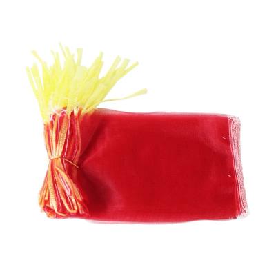 Cina Sacchetti di rete mono mesh in plastica Hdpe per l'imballaggio di cipolle e patate nel popolare colore rosso in vendita