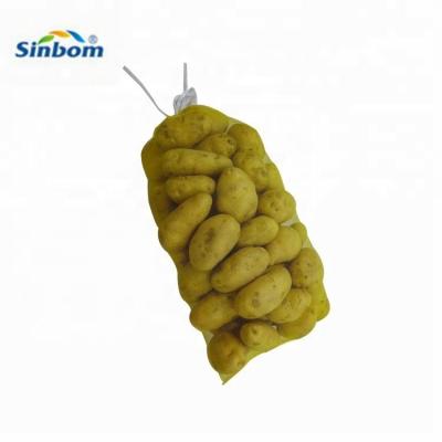 Cina Prodotto rosso riutilizzabile Raschel Sacchi di rete a cipolla 5 kg 15 kg 25 kg per imballaggi di verdura in vendita