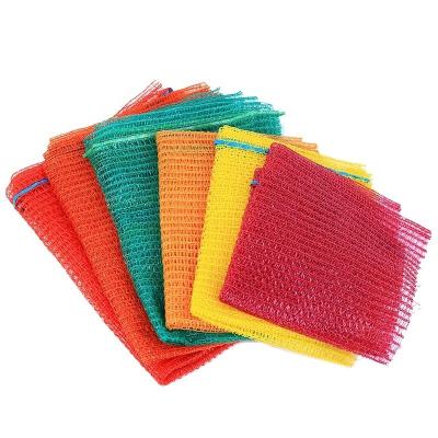 Cina Sacchetto di rete Raschel con sigillo a corda di trazione per l'imballaggio di cipolle riciclabili in HDPE in giallo in vendita