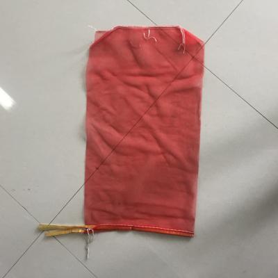 Cina Sacchetto a maglia di monofilamenti di HDPE tubolare di colore rosso per cipolle verdure e frutta perfetto in vendita