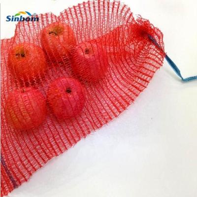 Cina PE Plastic Onion Mesh Raschel Net Bags per confezionamento personalizzato di aglio di patate in vendita
