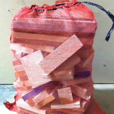 Cina 15-48g Tessile PE Raschel Leno Mesh Net Bag per legna da ardere Durable e riciclabile in vendita