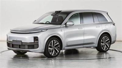 Cina 2024 Presale NEW Hybrid Li Auto L6 2024 Luxury Electric Car 4WD Lixiang L6 E-REV SUV Li L6 New Energy Vehicle in vendita