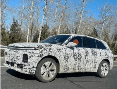 Cina 2024 Presale NEW Hybrid Li Auto L6 2024 Luxury Electric Car 4WD Lixiang L6 E-REV SUV Li L6 New Energy Vehicle in vendita