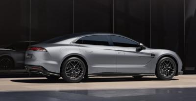 China PRESALE 2024 New EV Car BYD Yangwang U7 Sedan Wind Resistance Of Cd 0.195 240Kw Motor Power for sale