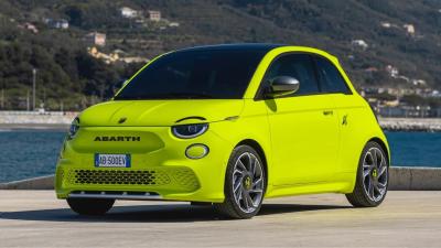 China Cute And Sporty At Abarth 500e Hot Hatchback Electric Car As Fun As Petrol 152P.S Motor Power Te koop