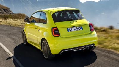 China Cute And Sporty At Abarth 500e Hot Hatchback Electric Car As Fun As Petrol 152P.S Motor Power Te koop