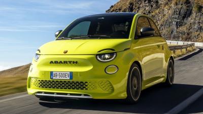 China Cute And Sporty At Abarth 500e Hot Hatchback Electric Car As Fun As Petrol 152P.S Motor Power Te koop