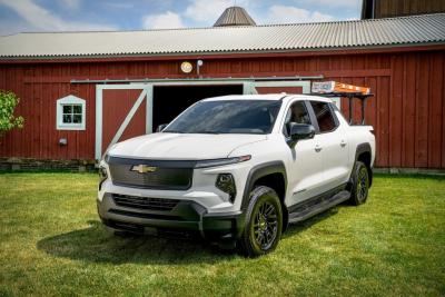 Китай new energy pickup 2024 Chevrolet Silverado EV with impressive 450miles EPA Range working at 10000lb towing capact продается