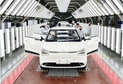 China Newest Pure Ev Cars Dongfeng Nammi 01 Hatchback EV And Impressive Range And solid State Battery for sale