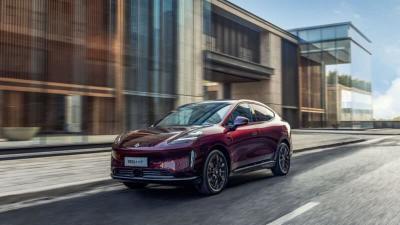 Cina 2023 Il GAC Aion Hyper HT Fastback SUVRWD Battery Swap Version con porte Gull Wing, 245 HP, 550 Km Of Range in vendita