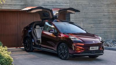 Cina 2023 Il GAC Aion Hyper HT Fastback SUVRWD Battery Swap Version con porte Gull Wing, 245 HP, 550 Km Of Range in vendita