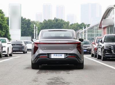 China Pure Electric Vehicle China Famous Brand Hongqi EH7 2024 600km Pro With 600km Long Range And 4doors/5seats Sedan for sale