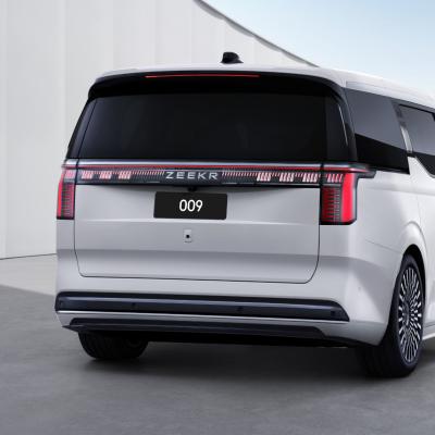 중국 지크 009 순수 전기 럭셔리 MPV MPVS 140kwh 배터리 822km CLTC 범위 0-100km/h 4.5초에 판매용