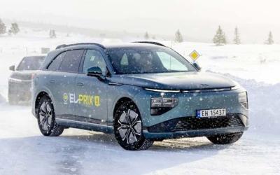 Китай Новый премиальный электрический внедорожник - Xpeng G9 2024 570 км pro с 230 двигателем мощностью 430N.m крутящий момент 6.4sec 0-100 км / ч ускорение продается