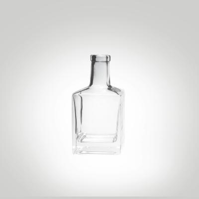 China 500 ml/ 700 ml leere Glasflasche Universalform zu verkaufen