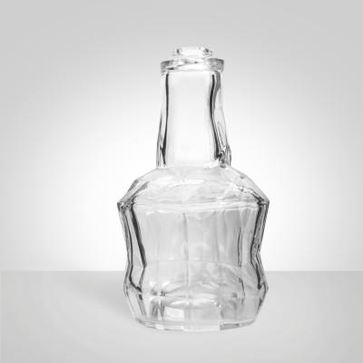 China Super Flint Diamond Cut Glass Decanter ,  XO, brandy ,  Vodka Liquor Gin Rum Tequila Whisky Brandy Spirit Glass Bottle With Solid Glass Stoppers for sale