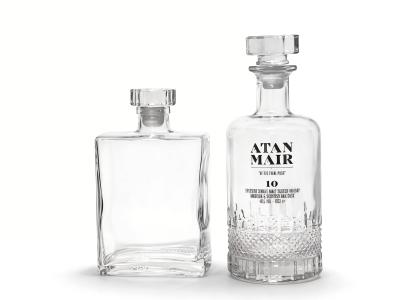 China 700ML LARGE BOTTLE/Clear Spirit Bottle with Solid Purified Flint Glass Stoppers Suitable for Vodka Gin Rum Tequila Whisky Brandy and Liquor Packaging for sale