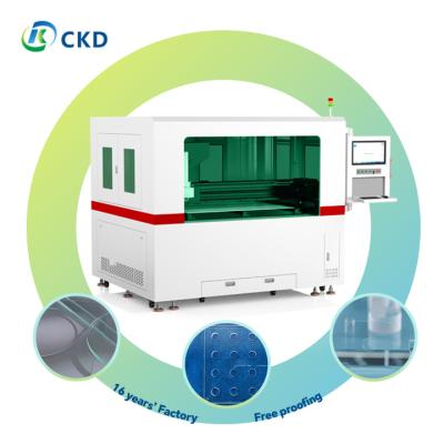 China Máquina de perfuração de vidro a laser de pulso de 100 W com luz vermelha coaxial e alcance de processamento de 600x700 mm for sale