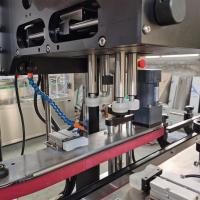 China Automatic Pet Bottle Plastic Bottle Capping Machine with Conveyor Cap Screwing Machine Screw Bottle Cap Machine for sale