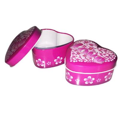 Cina Il cuore decorativo ha modellato il metallo Tin Packaging del regalo di Tin Gift Box Holiday Promotion in vendita