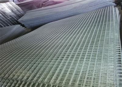 Cina La rete metallica saldata galvanizzata immersa calda riveste la struttura di pannelli costante per le recinzioni della pista in vendita