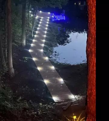 中国 私道の無線太陽ドック ライト円形は通路110*22.5 MMのための屋外のマーカーを導いた 販売のため