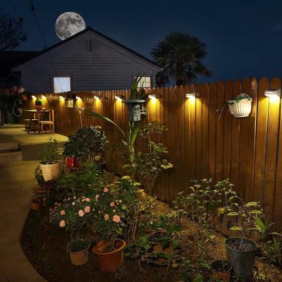 Cina IP65 resistente all'acqua Lampade di recinzione solare Lampade a LED per scalinate in vendita