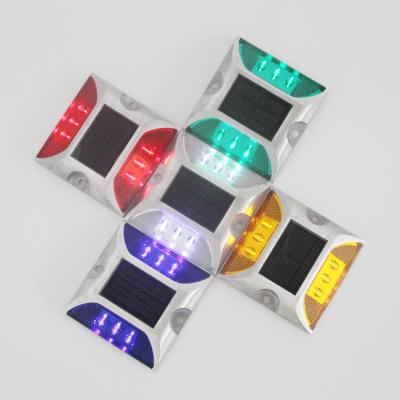Cina Monocristallino Silicio Solar Led Stud / Solar Led Reflector con livello di impermeabilità IP68 in vendita