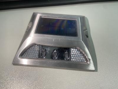 China Luzes LED de 2V de luz solar de carretera de aleación de aluminio PC de color blanco/ amarillo/ rojo/ azul/ verde en venta
