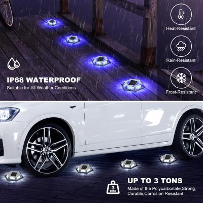 China Aluminum Solar Dock Light Operating At -20 .C To 60.C Voltage 2V Complete With 4 Lights for sale