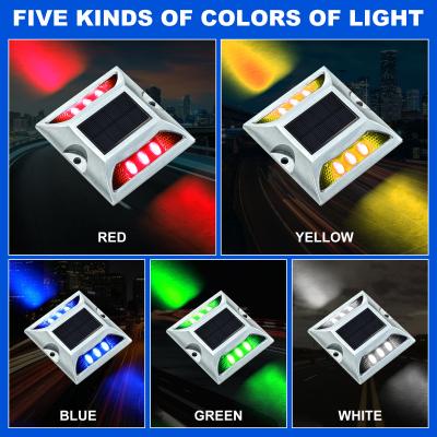 China Autopista 330g LED amarillo con rodillos solares de carretera para una larga duración en venta