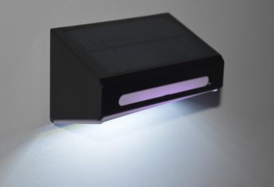 Cina Il Ni 1800 del PC dell'ABS di MAH Solar Fence Light IP65 MH impermeabilizza le luci della parete del LED in vendita