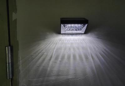 Cina IP67 il recinto solare impermeabile Light RGB ha alimentato la decorazione per all'aperto in vendita