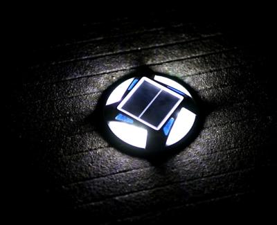 中国 防水反射太陽道のスタッドはキャッツ・アイの反射器の点滅をつける 販売のため