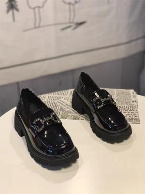 中国 ファッション 黒 フラットローファー シューズ ヒール高さ4cm 販売のため