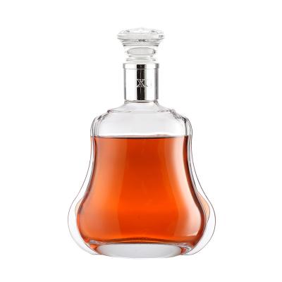 China Garrafas de garrafas de uísque de vidro transparente de 250 ml para embalagens de bebidas à venda