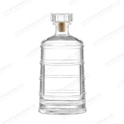 China Vidro sem chumbo saudável 700 ml Whisky Vodka Spirits Garrafa de vidro para apresentação de vinho à venda