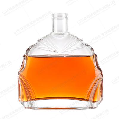 Cina Acid Etch Surface Handling Glass Whisky Brandy Bottle con tappo a cristallo rotondo in vendita