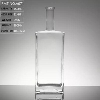 中国 グラスカラー 250ml 500ml 750ml フラットウイスキーボトル スクロールキャップとカスタマイズされた色 販売のため