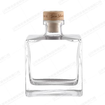 China Garrafa de uísque de 750 ml feita de vidro sem chumbo saudável para da garrafa de vinho de vidro grande à venda