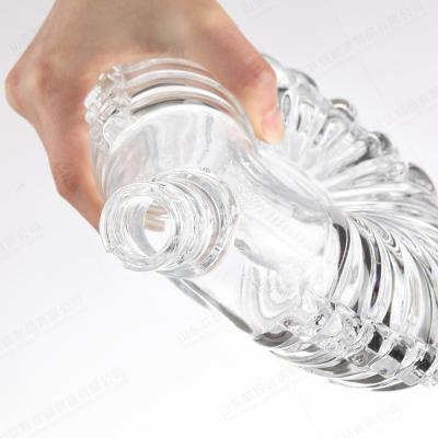 Cina Bottiglia di liquore vuoto vetro chiaro vino vodka rum brandy bottiglia di whisky 750ml 1000ml in vendita