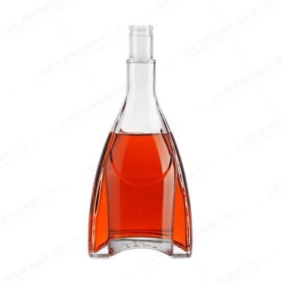 Cina Bottiglia di vetro per whisky/vodka/liquore 250ml 375ml 500ml 700ml 750ml Capo in oro di design popolare in vendita