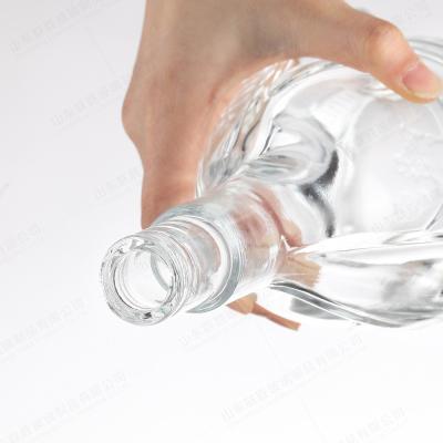 Cina Bottiglia di vetro per whisky/vodka/liquore 250ml 375ml 500ml 700ml 750ml Capo in oro di design popolare in vendita