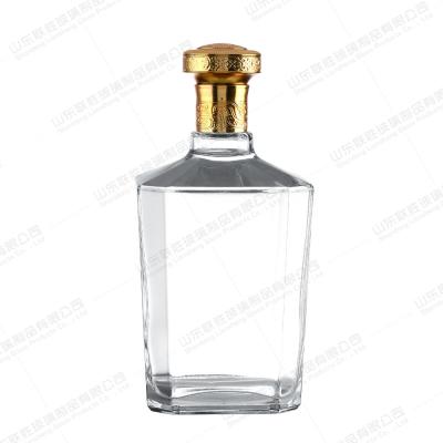 China Yuncheng 500 ml garrafas de vidro em miniatura para uísque licor material saudável livre de chumbo à venda