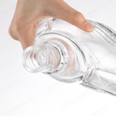 Cina 200 ml 250 ml 500 ml 750 ml Liquore Bottiglia di vetro trasparente con logo di sughero in vendita