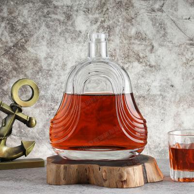 Cina Chiusura di vetro bottiglia di whisky personalizzata 200ml 500ml 700ml 750ml per bevande e industriali in vendita